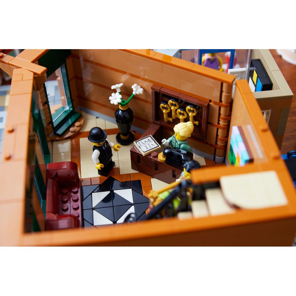 Hotel Boutique 10297 LEGO® Creator Expert | Loja oficial LEGO® BR ...